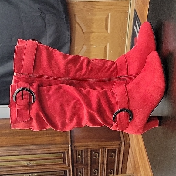 Vero Cuoio | Shoes | Vero Cuoio Red Suede Fashion Boots With Silver ...